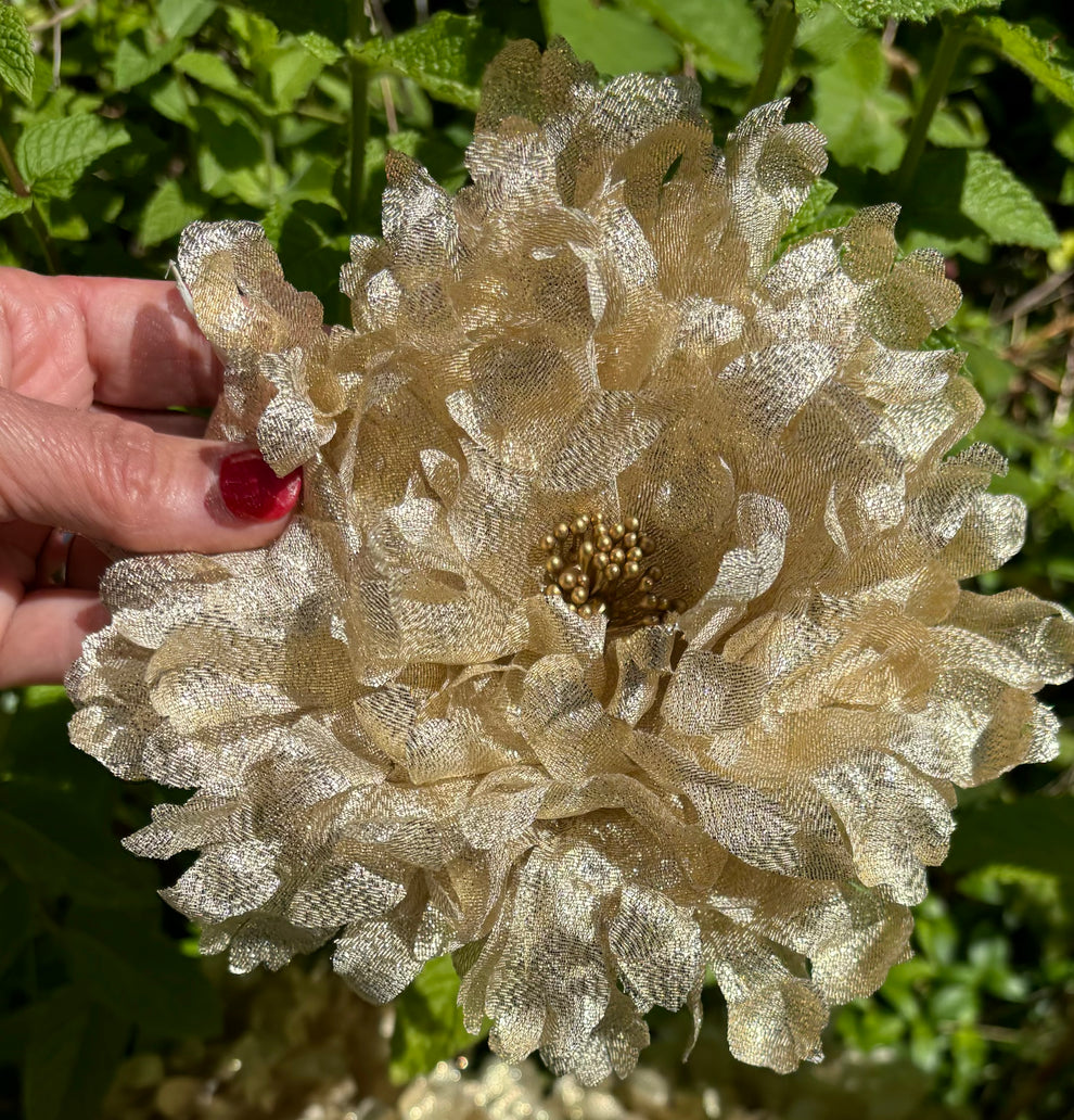 Karin’s Garden 8" Gold Metallic Flower Pin Clip – Karin's Garden